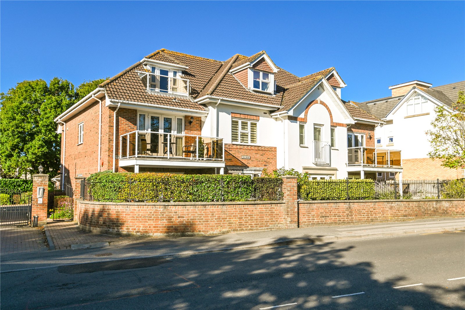 Park Gate, Whitefield Road, New Milton, Hampshire, BH25 6DH - Mitchells ...