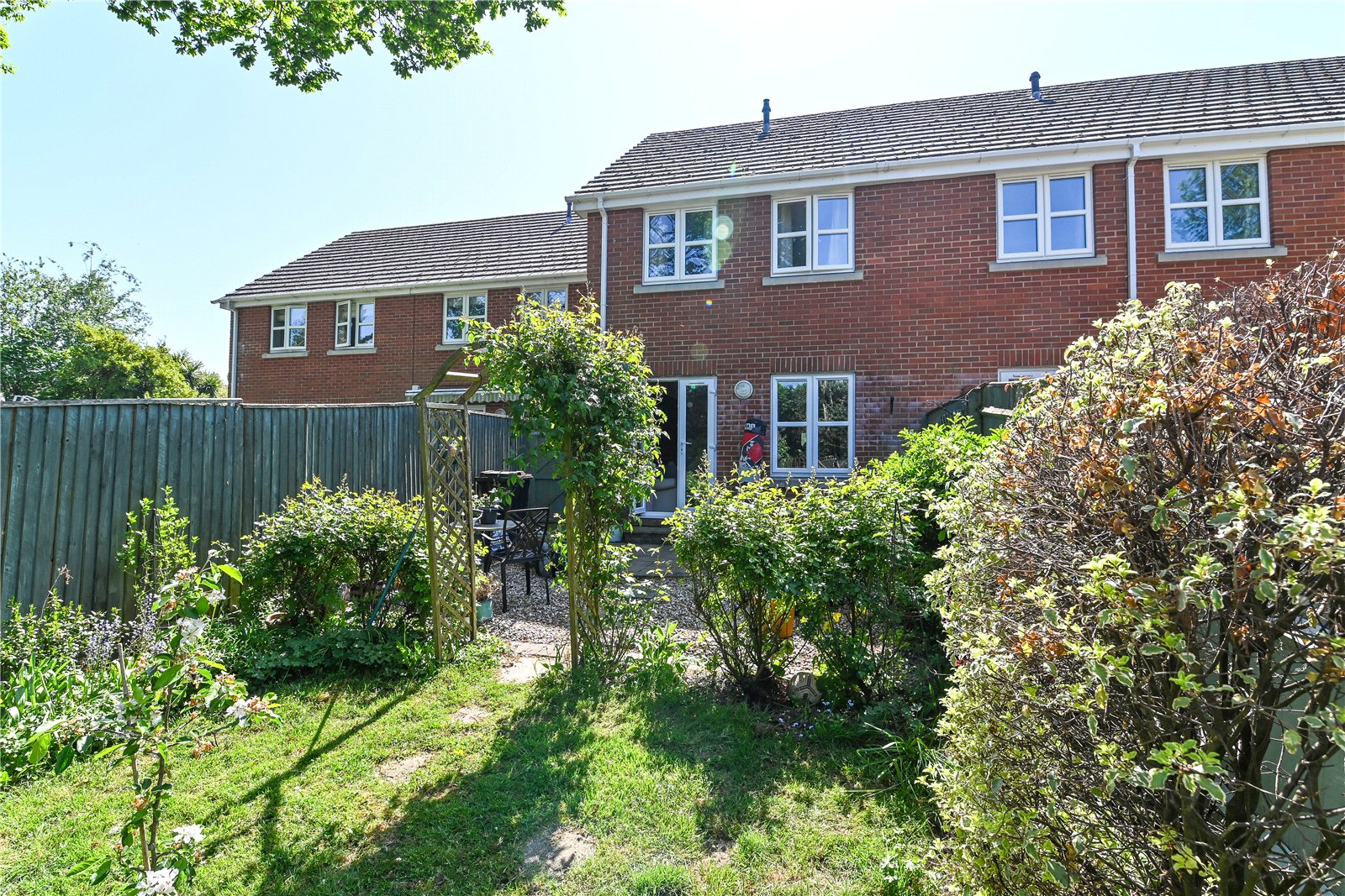 Manor Gardens, New Milton, Hampshire, BH25 5GW - Mitchells Estate Agents